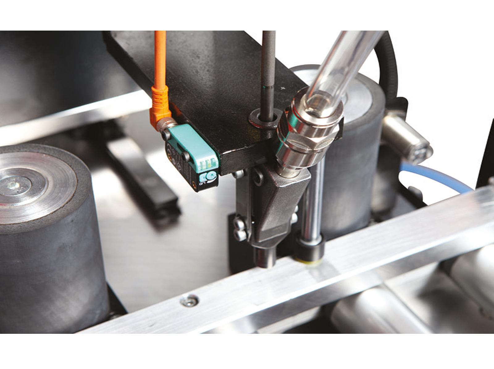 FULL AUTOMATIC DOUBLE HEAD SCREWDRIVER MACHINE | Artikon